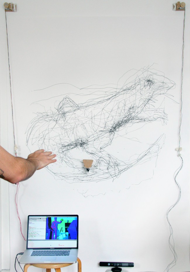 PAULFERRAGUT.COM » hand-tracking drawing machine